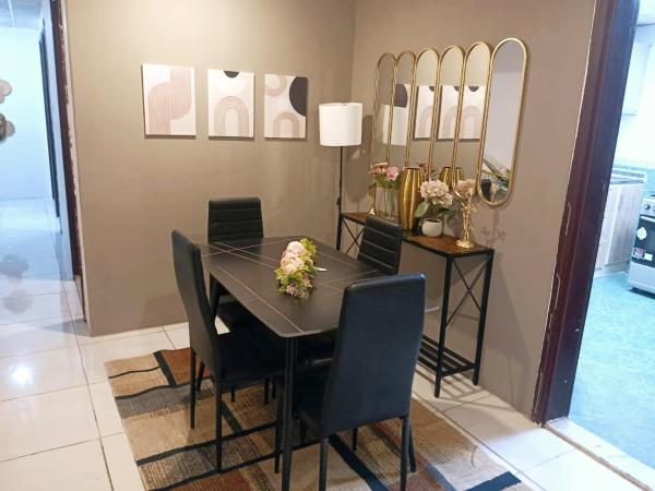 Beautiful 3-bedroom Apartment With Garden View - Sharjah