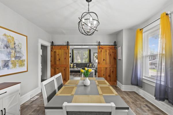 Spacious Cottage Near Airport, Hospitals, & Hwys - Saint-Louis, MO