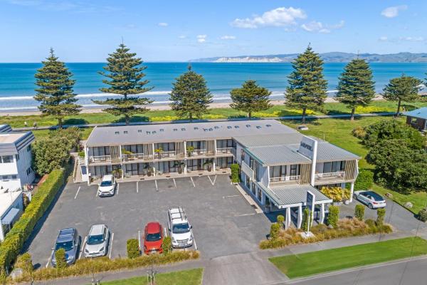 Whispering Sands Beachfront Motel - Gisborne