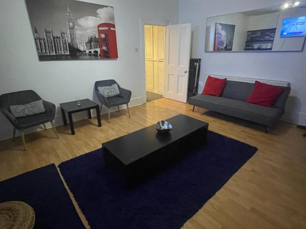 Large Leyton London Apartment - Greenwich