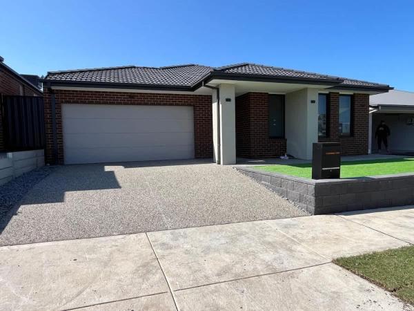 Ideal Family Home Near Parks & Donny With Garage - Beveridge