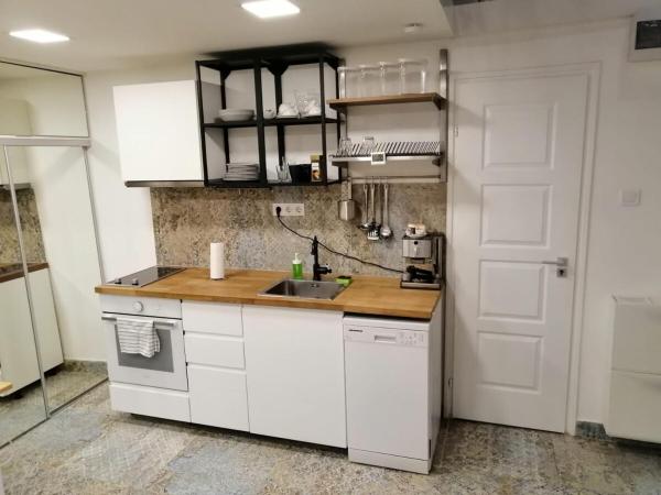 Cozy New Studio With Free Parking Place In Garage - Budapest
