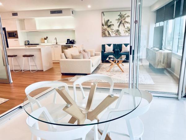 Ocean View Spa Apartment In Q1 - Broadbeach