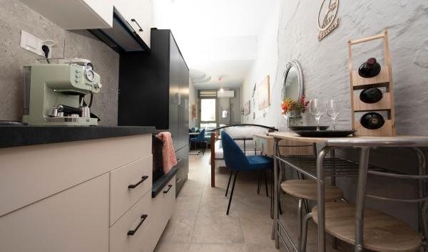 Kk75corner Antico - Thessalonique