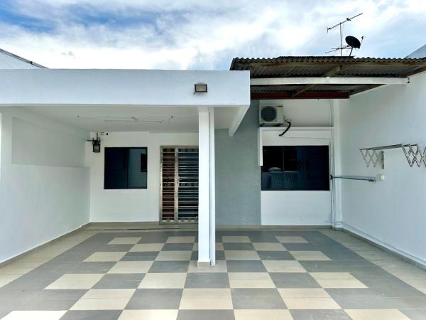 Comfort Homestay Jb Town Near Ciq - Johor Bahru