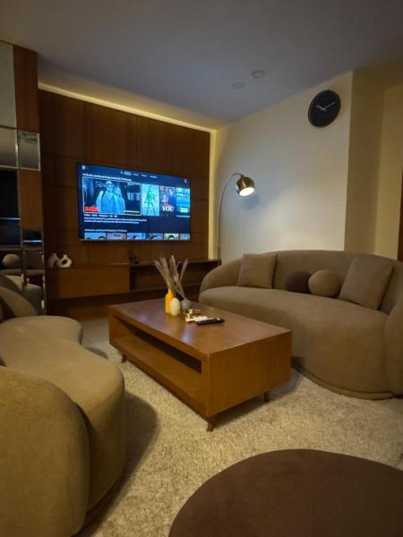 Skyluxe Designer Suites With Rooftop Pool, Gym, Sauna & Self Check In - Pakistan