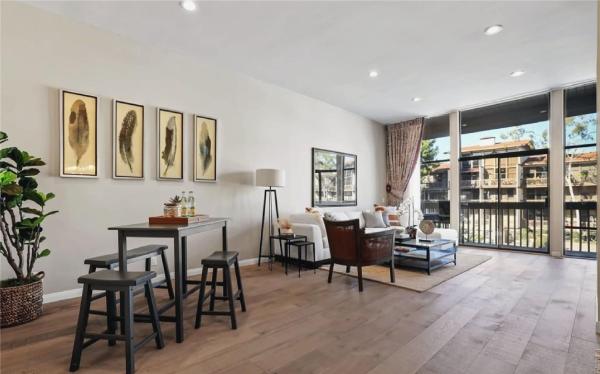 Waterfront Three-bedroom Condo With Great Views - Los Alamitos, CA