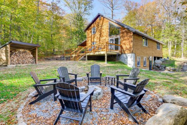 Hike, Ski And Relax Renovated Retreat In Wilmington - Vermont