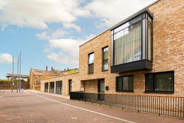 Fabulous 2 Bed Maisonette Battersea - Central London