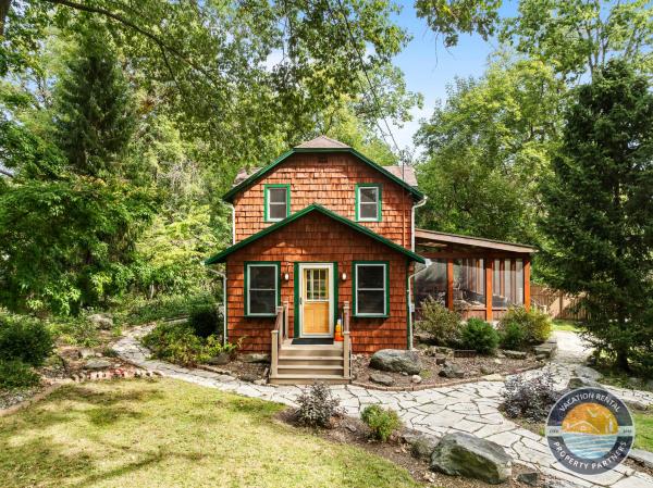 Peaceful Lake Como Retreat - Lake Geneva, WI