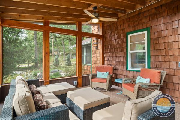 Peaceful Lake Como Retreat - Lake Geneva, WI