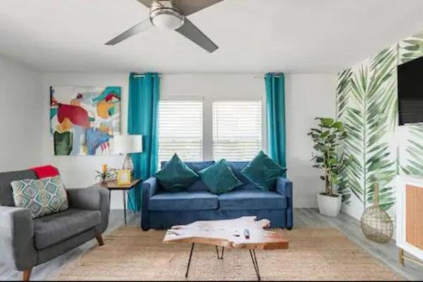 Beach House With Huge Deck And Great Views - Galveston Island, TX