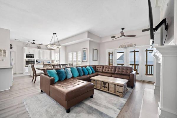 Jaw-dropping Bayfront Home With Panoramic Water Views, Boat Slip, And Cowboy Pool - Galveston, TX