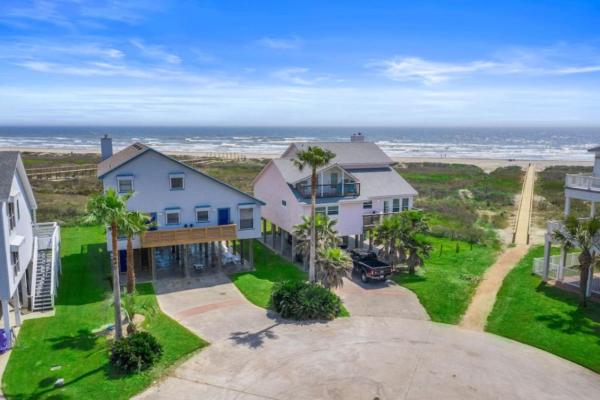 Secluded Beachfront House With Gorgeous Ocean Views - Galveston, TX