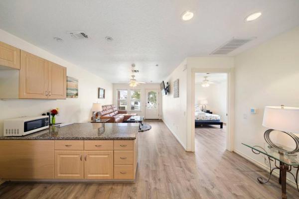 Cozy Guest Cottage, Close To The Beach - Galveston, TX