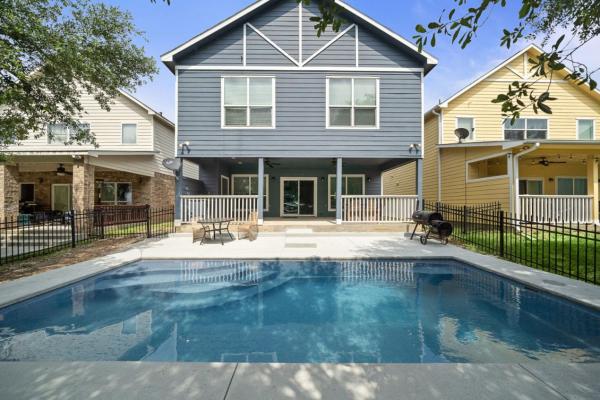 Beautiful Home With Lake Views And In-ground Pool - Livingston, TX