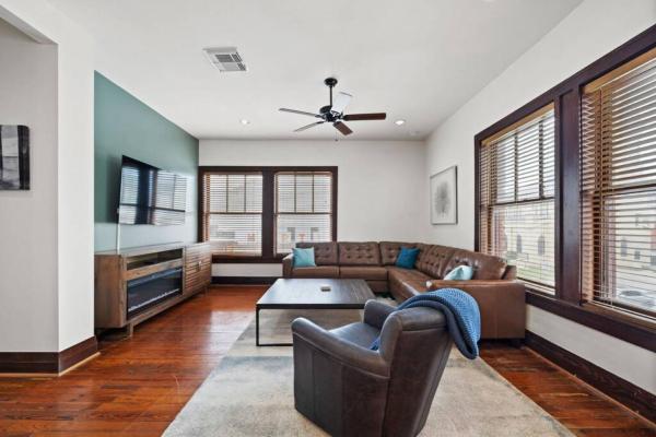 Charming Loft Near The Historic Strand In Downtown - Galveston, TX