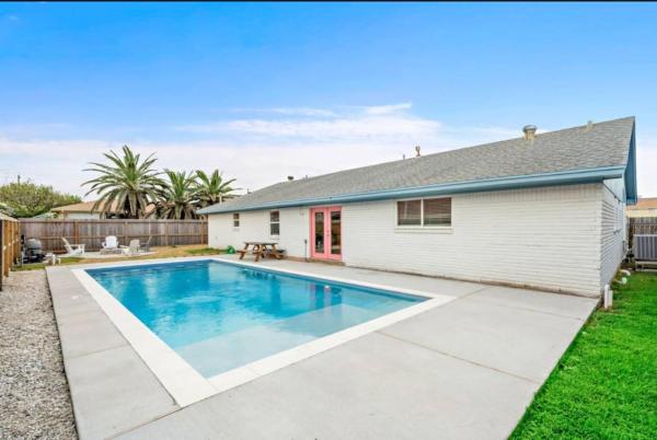 Family Home With Private Pool And Game Room Close To The Beach - Galveston, TX