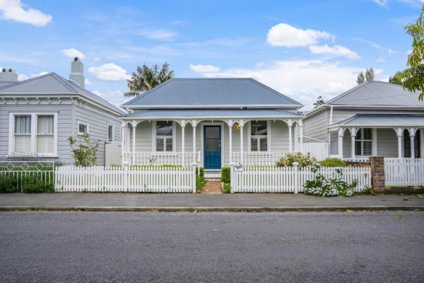 Best Of Both Worlds Gorgeous Villa Near Beaches - Auckland