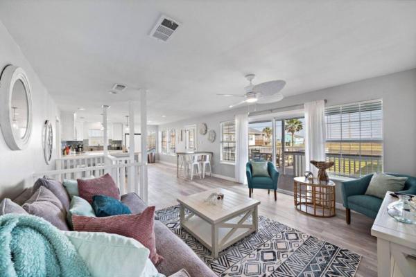 Beach Home With Cowboy Pool, Big Deck And Ocean View - Galveston, TX