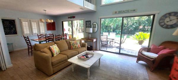 End Unit At Club Villas! This Gorgeous, Coastal Coastal Inspired Villa Is The Ultimate Beach-pad! - Jacksonville, FL