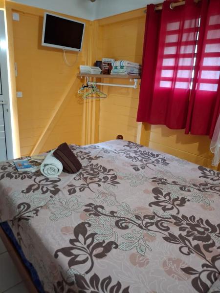 Pacifique Un Bungalow Charmant Pour Deux, Entre Mer Et Nature - Marie-Galante