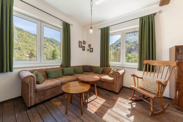 Dolodge Homestead In The Kolpa River Canyon - Slovénie