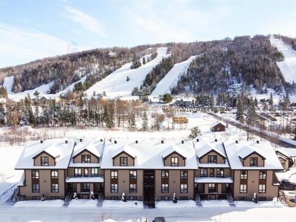 2 Bedroom Condo Ski In Ski Out Sommets St-sauveur - Saint-Sauveur