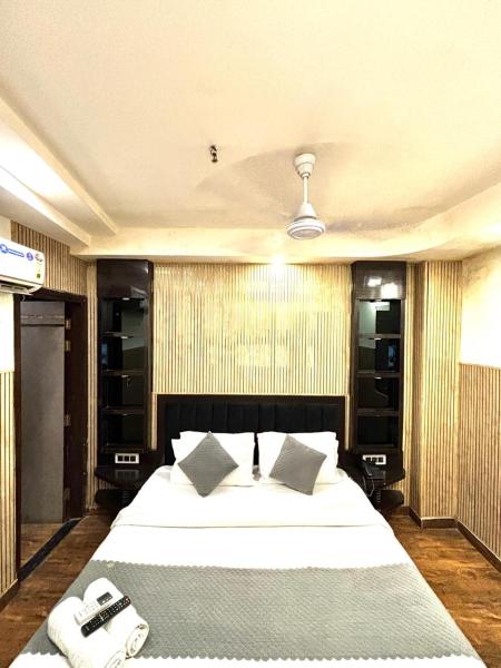 Hotel Red Stone - 3 Mins From Railway Station And 5 Mins From Metro - Delhi, India