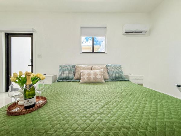 Luxury Suite Studio With Kitchen & Spa Shower - Miramar