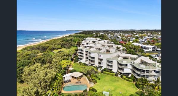 Absolute Beachfront Apartment, Kawana Beach Escape - Sunshine Coast Queensland, Australia