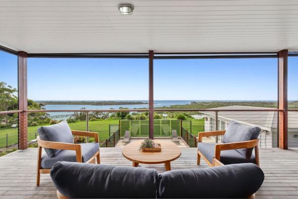 Headland Beauty. - Bellingen