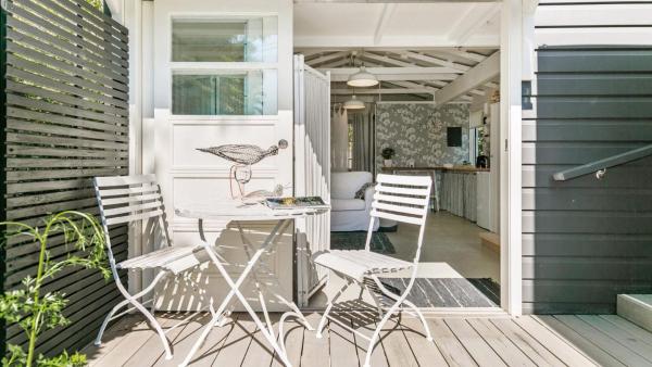 'The Pelicans Nest At Pretty Beach' By Accom Holidays - North Shore