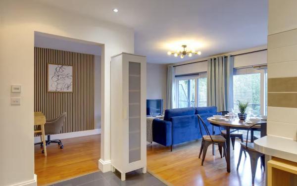 Pass The Keys Stylish Riverside Apartment With Free Parking - Cambridge