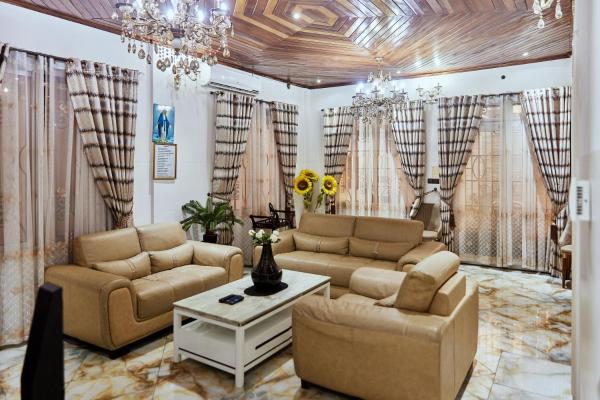 Mh - Ground Floor Apart - Douala