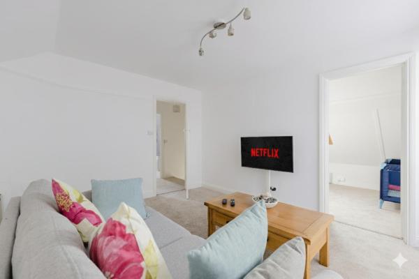 Charming 2-bedroom Escape In Worthing - Steyning