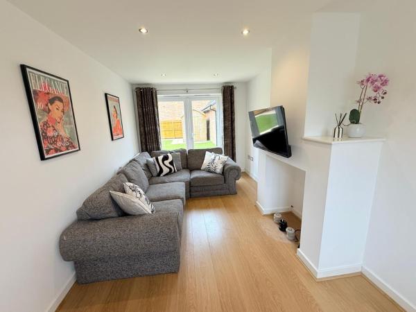 Randall House - Bedford