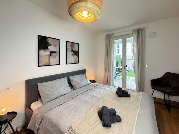 Holidayhome Apartments I Airport Deluxe Condo With Terrace - Waltersdorf