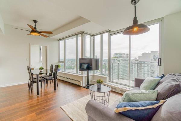 Home In The Sky With Gorgeous Water Views - Vancouver