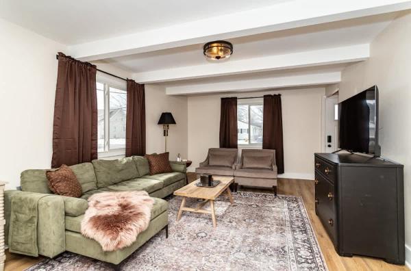 Modern 3br Getaway-stylish Ames - Iowa State University, Ames