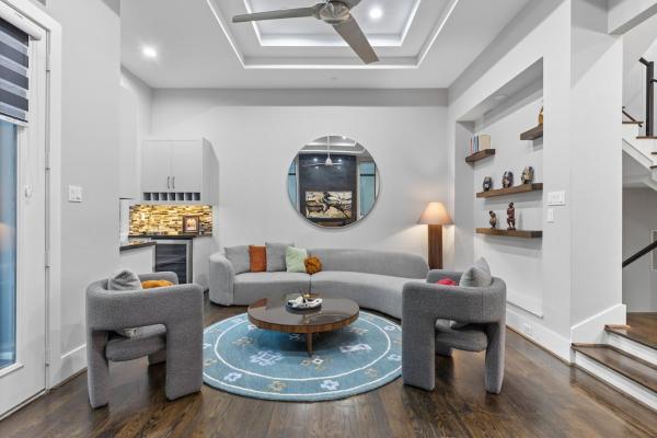 Stylish Luxe Stay By Memorial Park, Near Downtown - Houston, TX