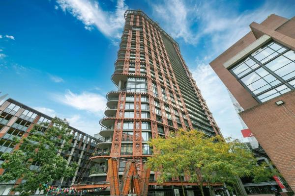 Historic Downtown Escape - West Vancouver