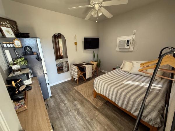 Cozy Guest House Near Fsu Trails And The Airport - Tallahassee, FL