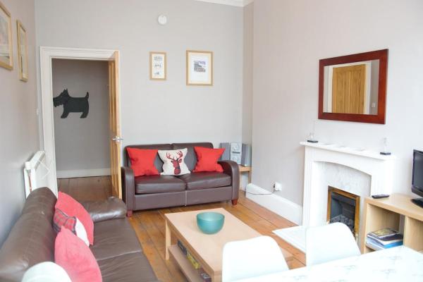 Elm Row Spacious And Central - Edinburgh