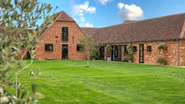 The Long Barn - Thame