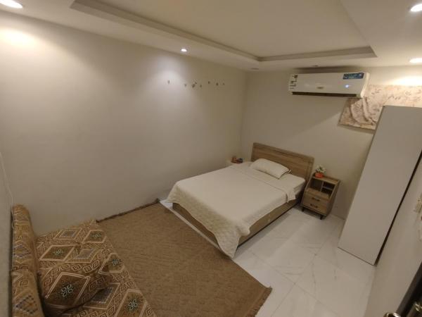 Salam Apartments 6 Small Room With Private Entrance On The Street C-6 - Jeddah