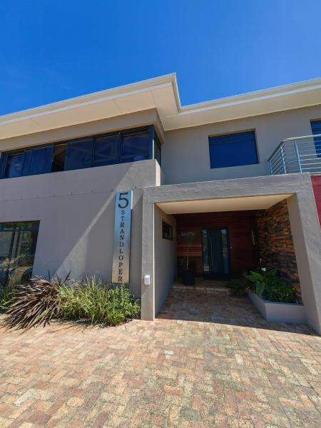 Karibu Self-catering Accommodation - Sandbaai