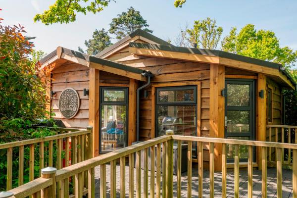 The Shrubbery Treehouse Park Facilities - Barton on Sea