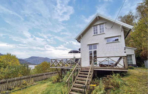 Beach Front Home In Vaksdal With House Sea View - Bergen