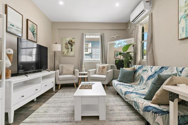 The Crucian Queen - Walkable - Ac - Outdoor Shower - Christiansted